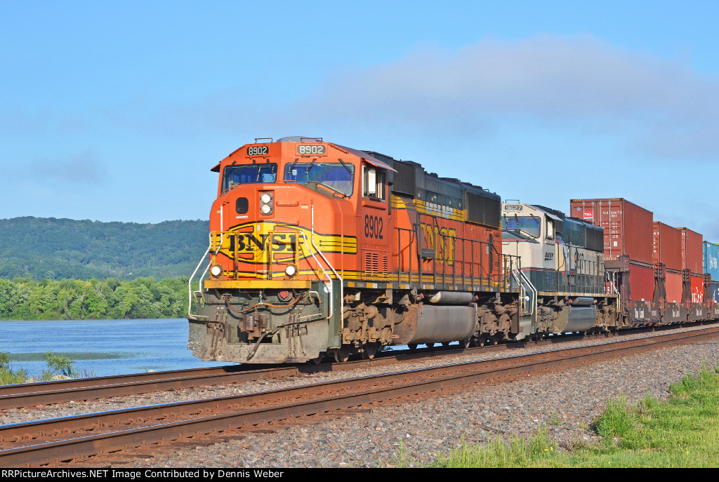 BNSF 8902, BNSF's St.Croix Sub.